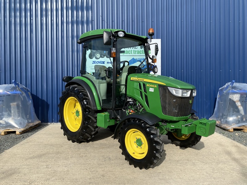 John Deere Compact Tractors - Blacktrac Compact Tractors