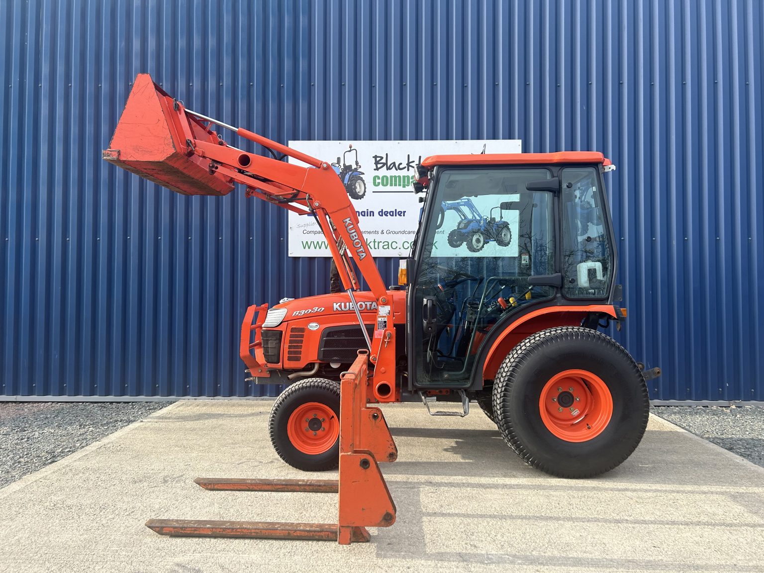 Kubota Compact Tractors - Blacktrac Compact Tractors