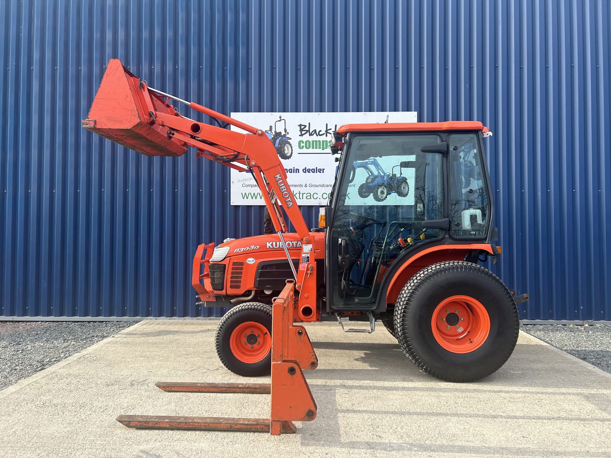 Kubota Compact Tractors - Blacktrac Compact Tractors