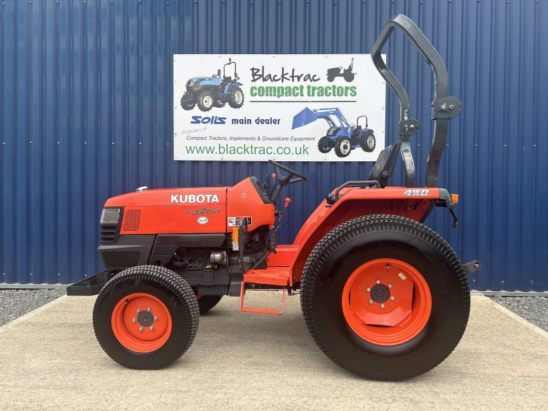 Kubota Compact Tractors - Blacktrac Compact Tractors